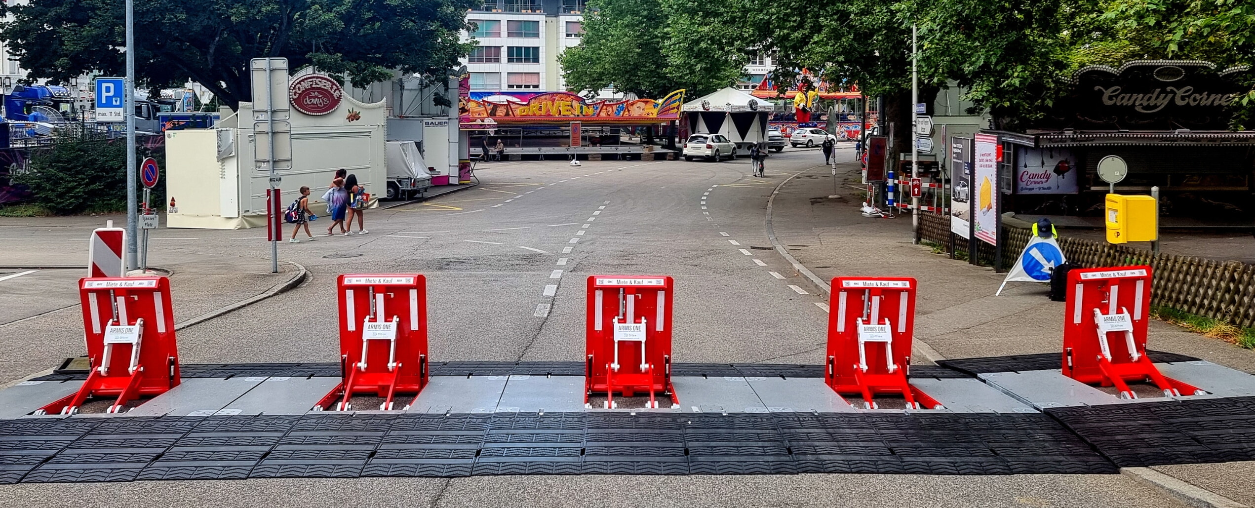 Mobile vehicle barrier ARMIS ONE - Hostile vehicle mitigation